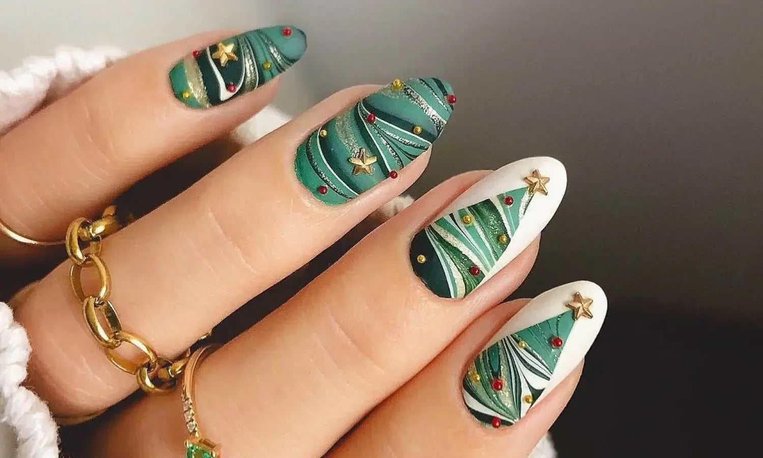 30 Best Christmas Tree Nail Design Ideas You Should Check
