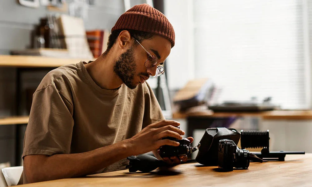 The Art of Side Hustles: Unusual Online Jobs That Fund Your Creative P